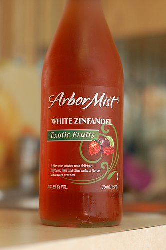 Arbor Mist: White Zinfandel (Exotic Fruits) | Sweets Reporter
